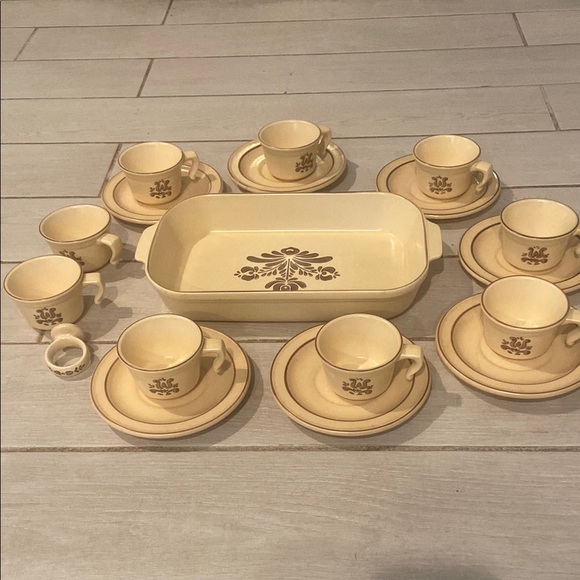 Kitchen | Vintage Cream Dinnerware Set | Poshmark